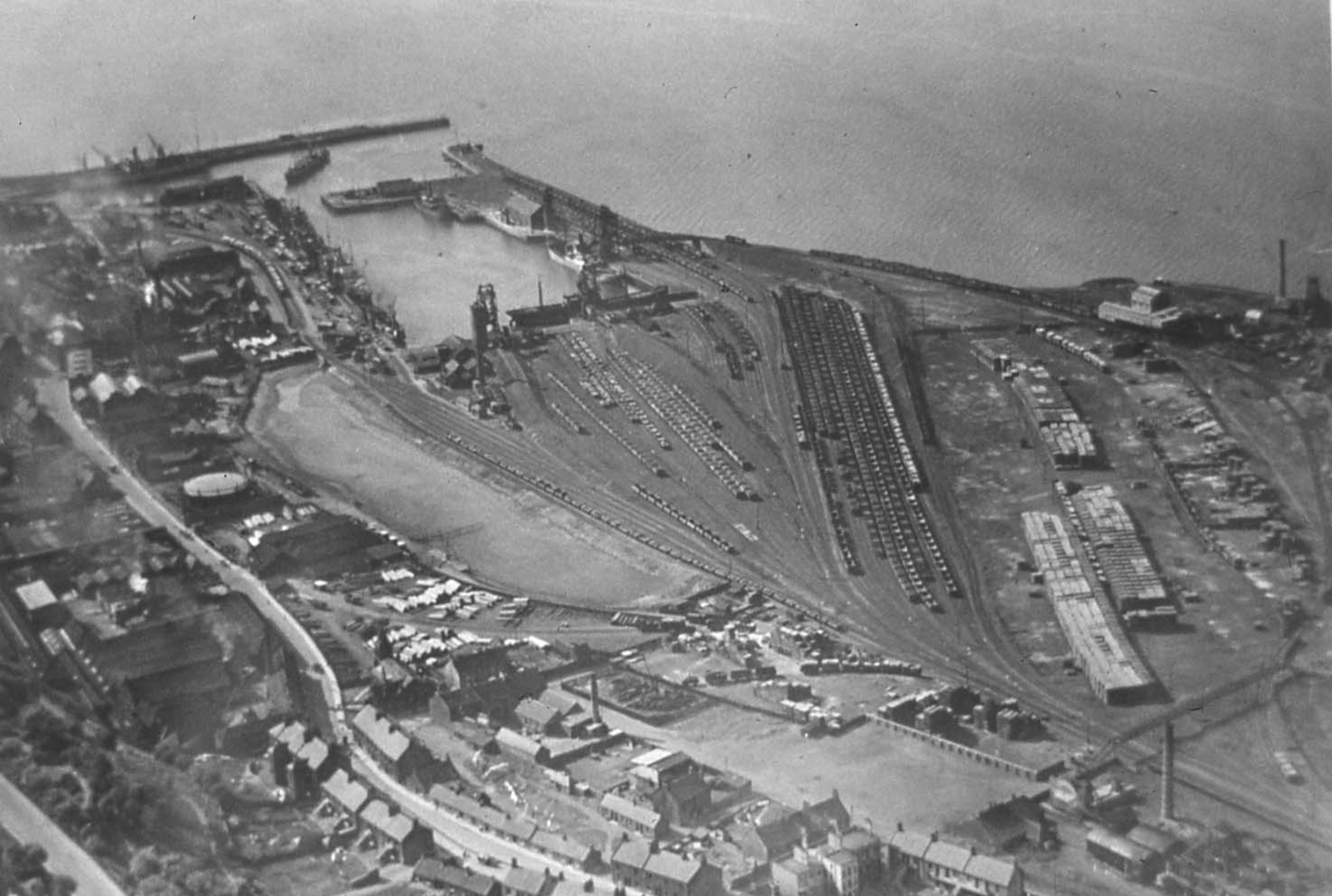 Bo’ness Dock & Harbour, 1800-1959 – Falkirk Local History Society